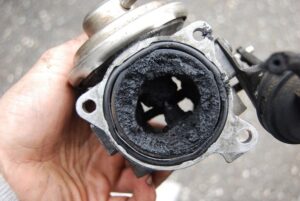 Ford: How to Stop Carbon Buildup in Direct Injection Engines